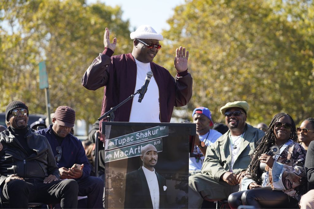 Tupac Shakur has an Oakland street named for him 27 years after his ...